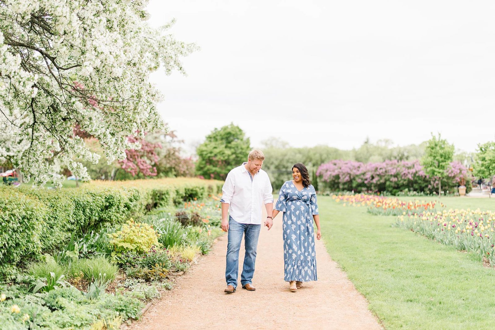 Lyndale Park Rose Garden | Spring Engagement - shanelongphotography.com