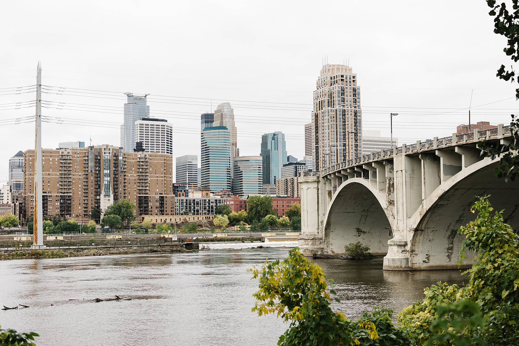 St. Anthony Main | Fall Engagement - shanelongphotography.com
