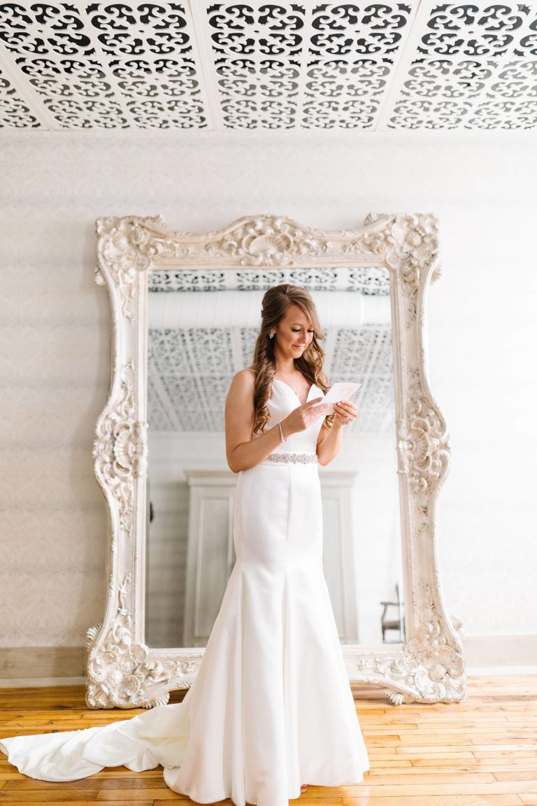 Bridal Suite and Wedding Day Prep | Photography - shanelongphotography.com