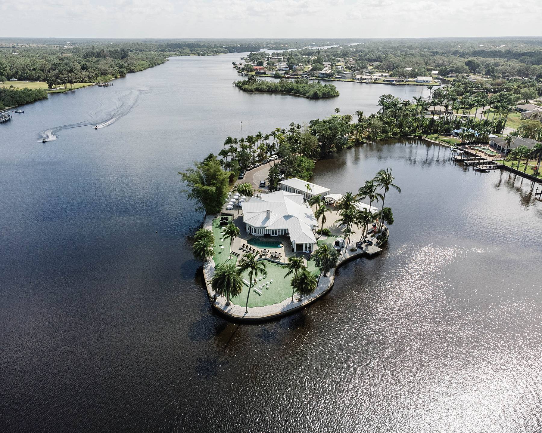 Grace River Island Resort | Wedding - shanelongphotography.com