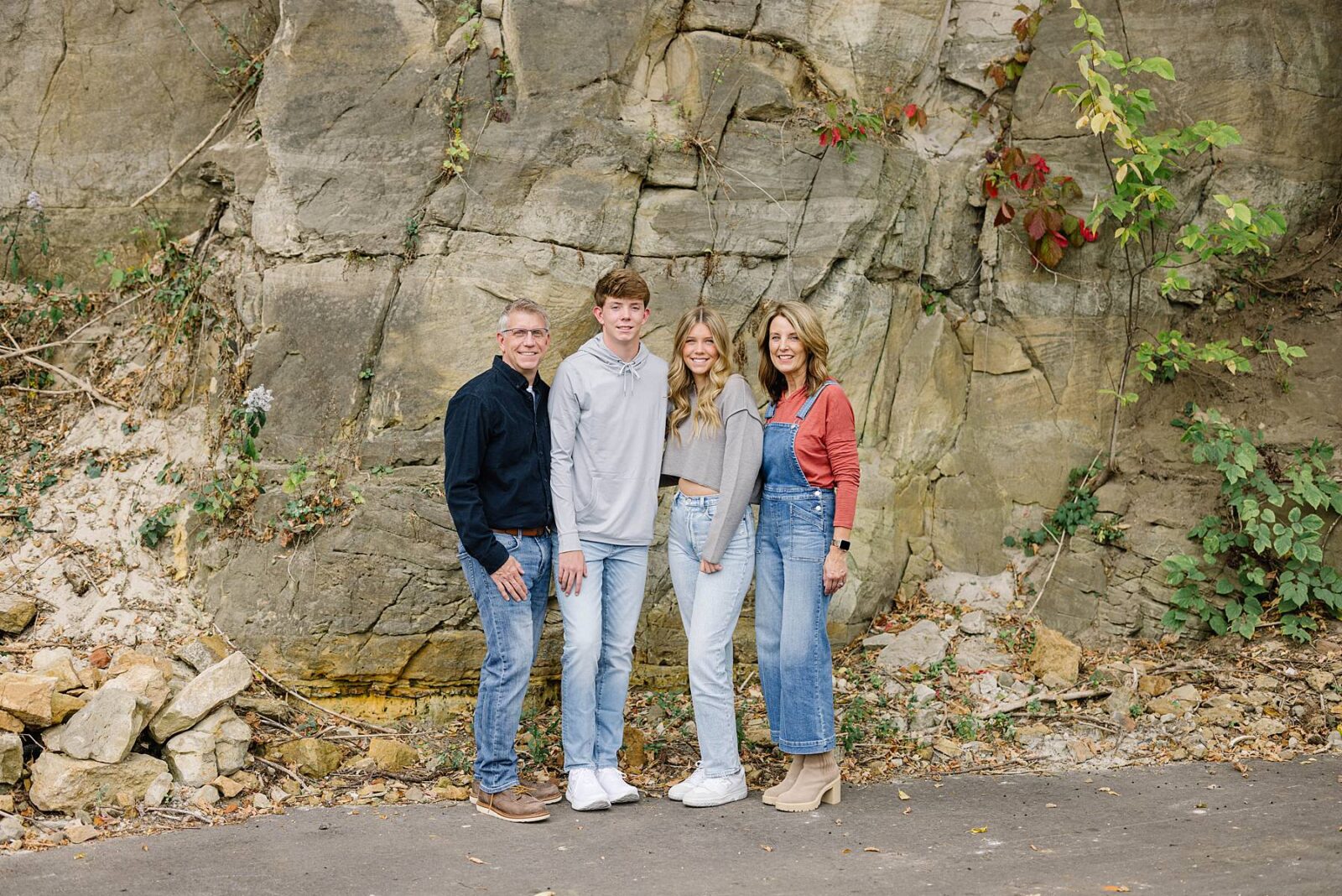 Stillwater, MN | Fall Family Portrait Session - shanelongphotography.com