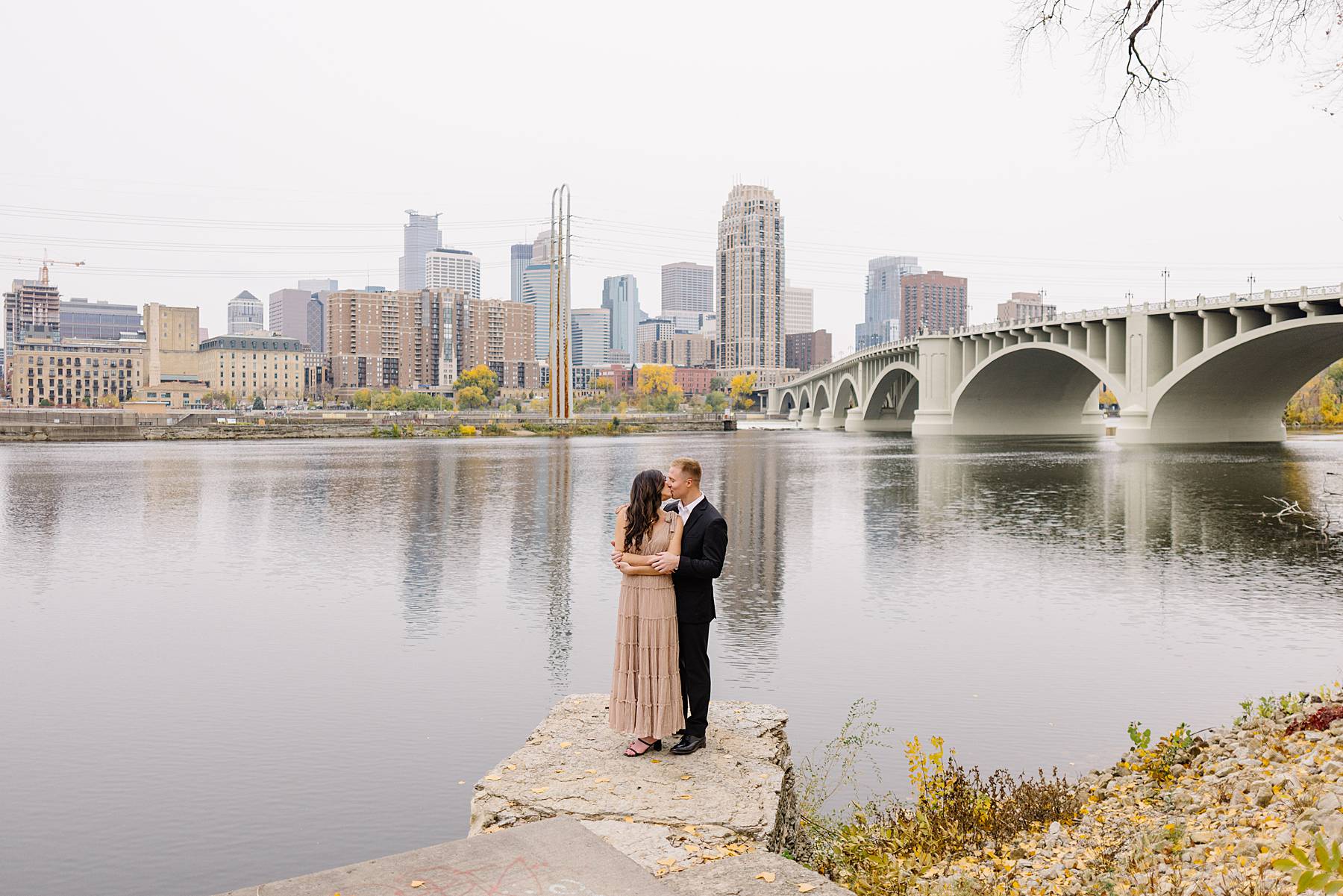 St. Anthony Main, Minneapolis | Engagement - shanelongphotography.com